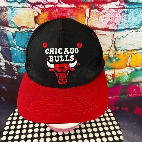 Vintage | Accessories | Vintage Chicago Bulls Embroidered Snapback Hat ...
